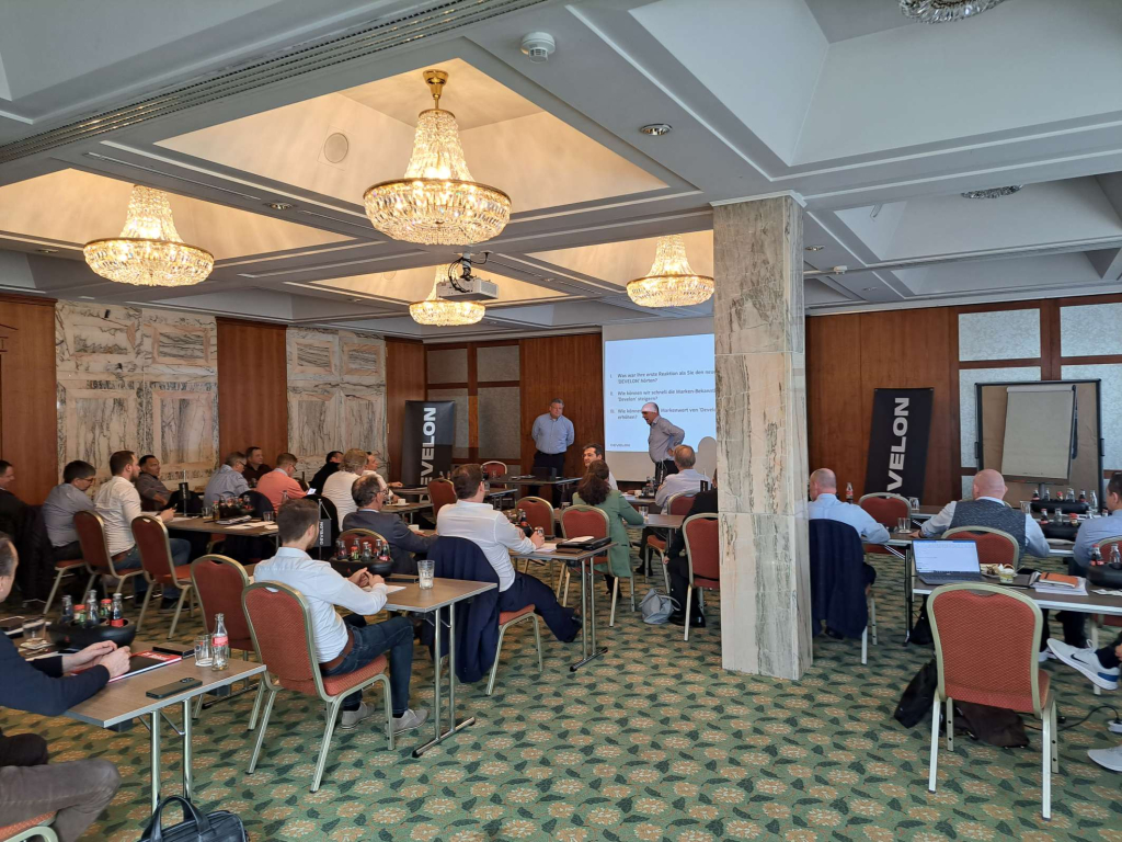 Successful German Dealer Meeting in Frankfurt | Develon Deutschland